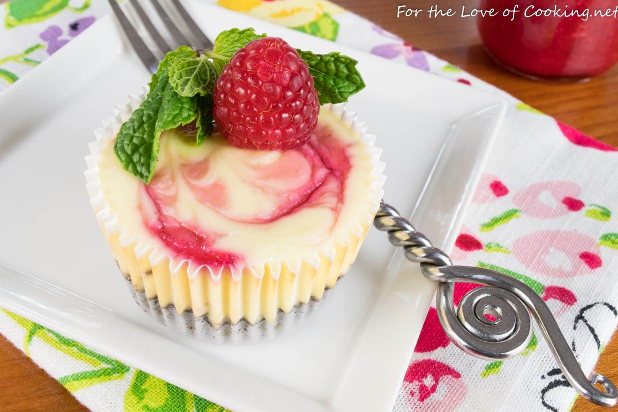 Mini Raspberry Swirl Cheesecakes with Chocolate Crust | For the Love of ...